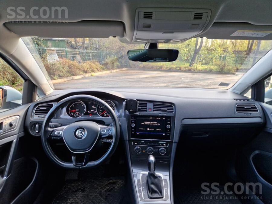 White Volkswagen Golf 2018 in Riga, with an engine capacity of 1.60 L and mileage of 214 thousand km for 9000 €, photo 5 on AUTOMOTO.COM.LV