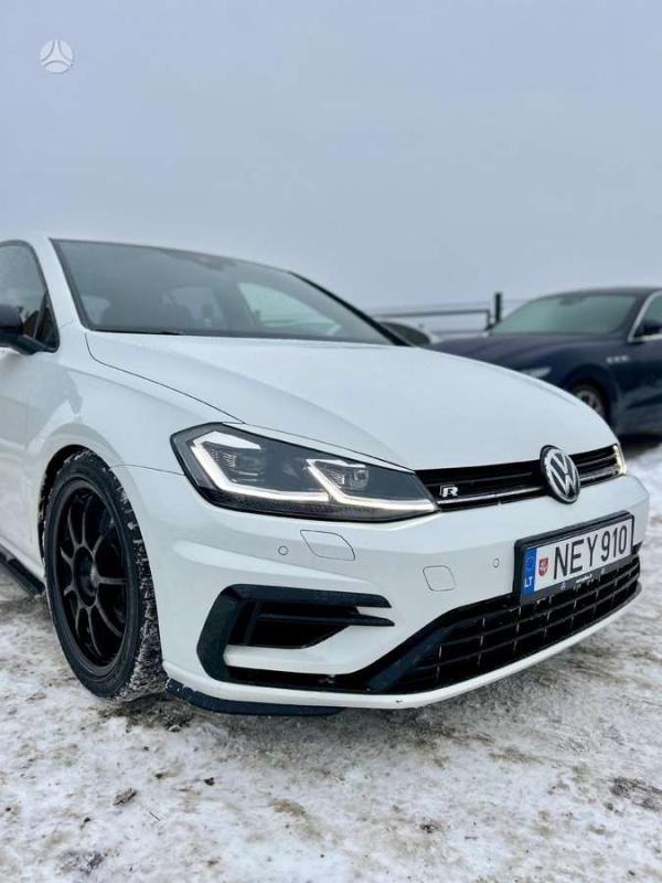 White Volkswagen Golf 2018 in Kaunas, with an engine capacity of 1.98 L and mileage of 225 thousand km for 20999 €, photo 3 on AUTOMOTO.COM.LV