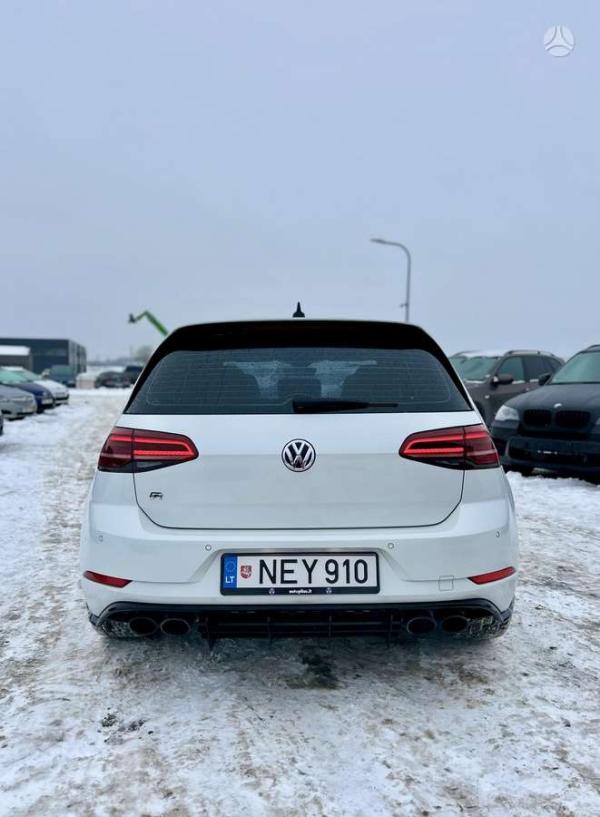White Volkswagen Golf 2018 in Kaunas, with an engine capacity of 1.98 L and mileage of 225 thousand km for 20999 €, photo 7 on AUTOMOTO.COM.LV