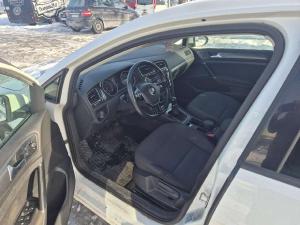 White Volkswagen Golf 2018 in Vilnius, with an engine capacity of 1.40 L and mileage of 193 thousand km for 9000 €, photo 11 on AUTOMOTO.COM.LV