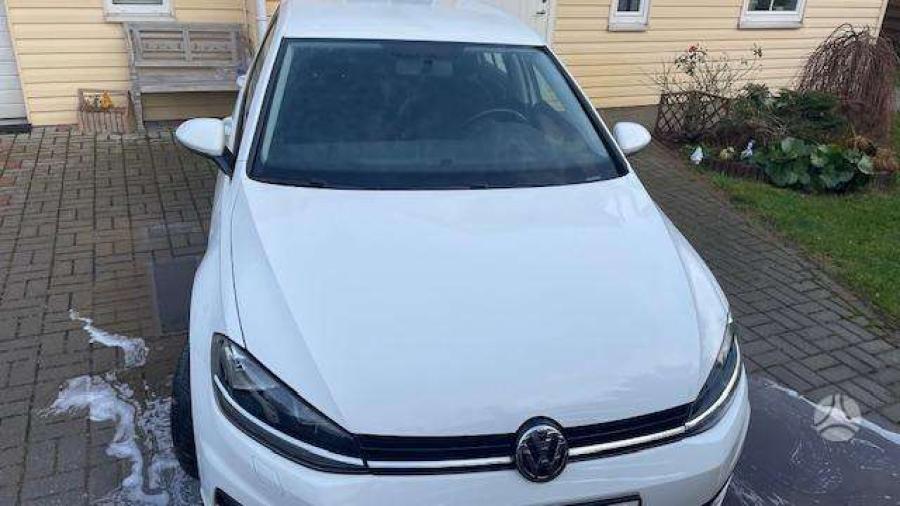 White Volkswagen Golf 2018 in Klaipeda, with an engine capacity of 1.00 L and mileage of 177 thousand km for 8550 €, photo 4 on AUTOMOTO.COM.LV