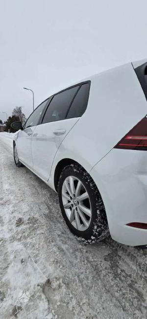 White Volkswagen Golf 2018 in Kaunas, with an engine capacity of 0.00 L and mileage of 148 thousand km for 9900 €, photo 13 on AUTOMOTO.COM.LV