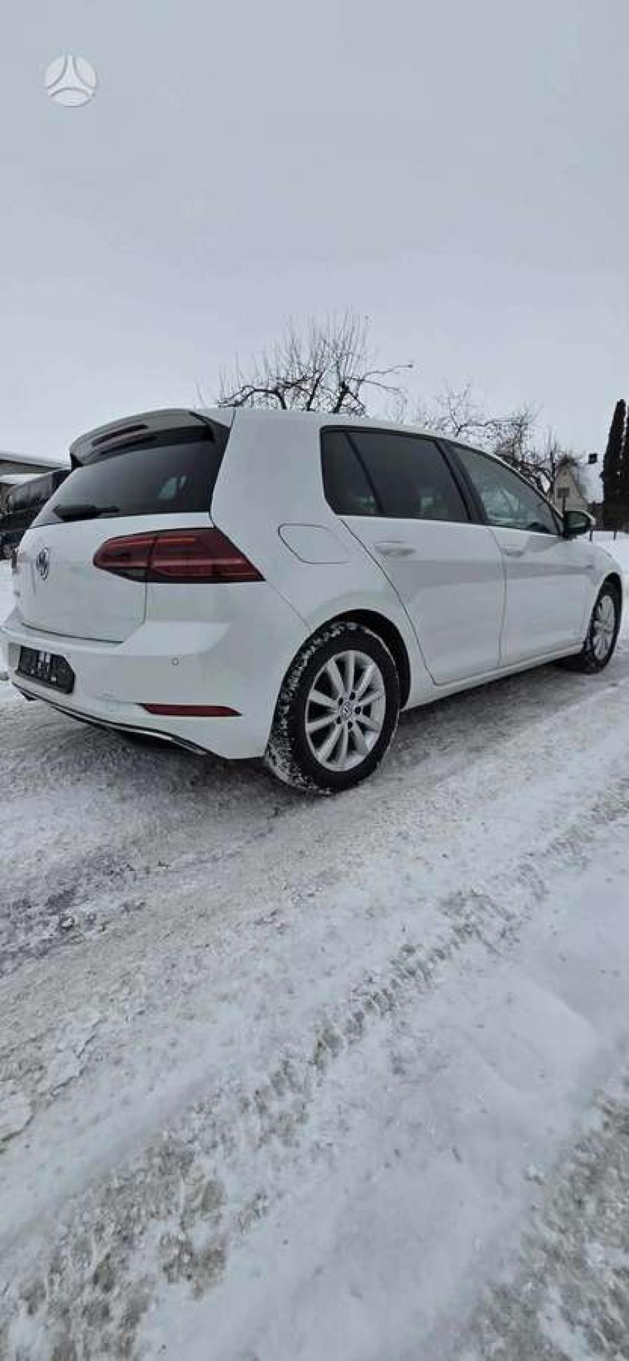 White Volkswagen Golf 2018 in Kaunas, with an engine capacity of 0.00 L and mileage of 148 thousand km for 9900 €, photo 17 on AUTOMOTO.COM.LV