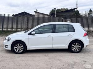 White Volkswagen Golf 2018 in Vilnius, with an engine capacity of 1.60 L and mileage of 208 thousand km for 6950 €, photo 3 on AUTOMOTO.COM.LV