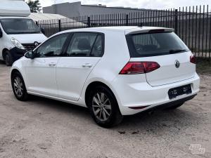 White Volkswagen Golf 2018 in Vilnius, with an engine capacity of 1.60 L and mileage of 208 thousand km for 6950 €, photo 5 on AUTOMOTO.COM.LV