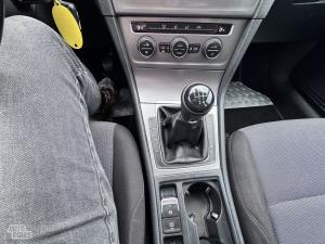 White Volkswagen Golf 2018 in Vilnius, with an engine capacity of 1.60 L and mileage of 208 thousand km for 6950 €, photo 16 on AUTOMOTO.COM.LV