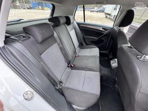 White Volkswagen Golf 2018 in Vilnius, with an engine capacity of 1.60 L and mileage of 208 thousand km for 6950 €, photo 20 on AUTOMOTO.COM.LV