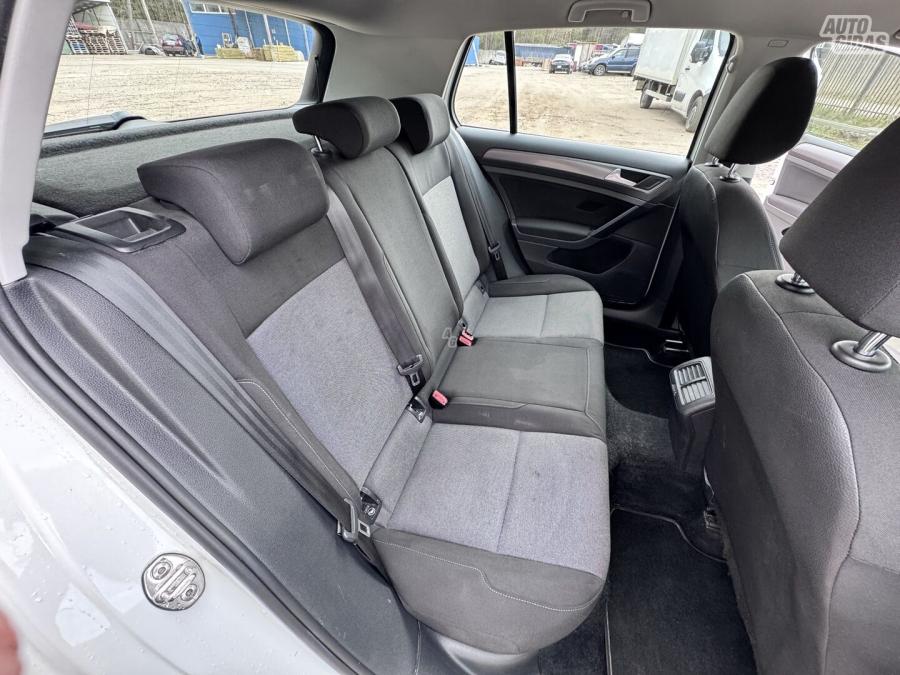 White Volkswagen Golf 2018 in Vilnius, with an engine capacity of 1.60 L and mileage of 208 thousand km for 6950 €, photo 20 on AUTOMOTO.COM.LV