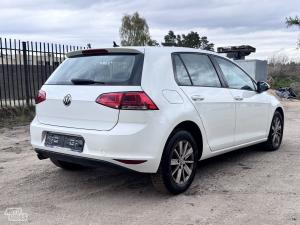 White Volkswagen Golf 2018 in Vilnius, with an engine capacity of 1.60 L and mileage of 208 thousand km for 6950 €, photo 9 on AUTOMOTO.COM.LV