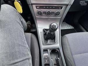 White Volkswagen Golf 2018 in Vilnius, with an engine capacity of 1.60 L and mileage of 208 thousand km for 6950 €, photo 16 on AUTOMOTO.COM.LV