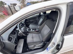 White Volkswagen Golf 2018 in Vilnius, with an engine capacity of 1.60 L and mileage of 208 thousand km for 6950 €, photo 22 on AUTOMOTO.COM.LV