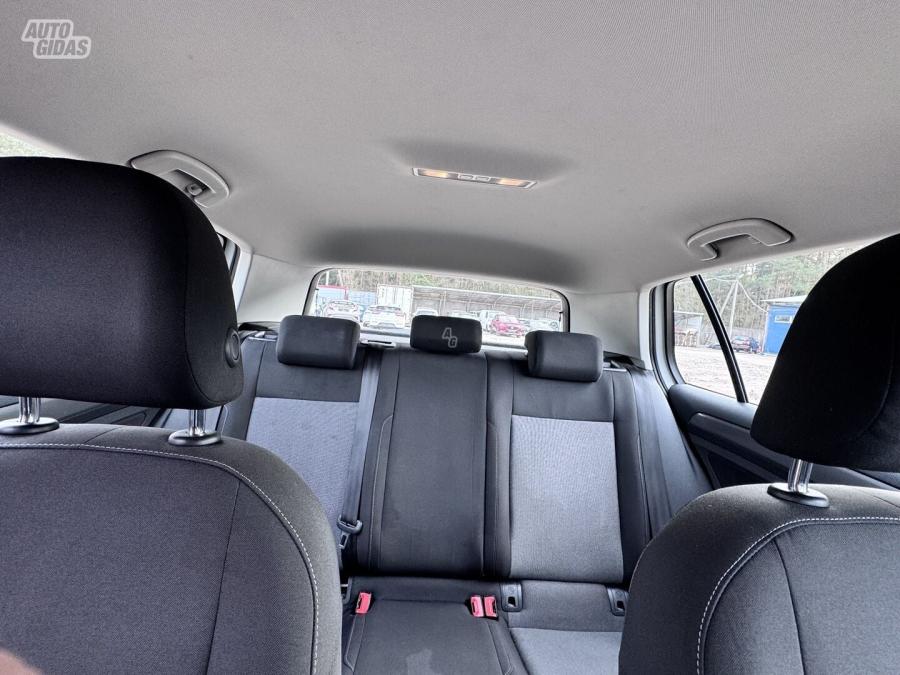 White Volkswagen Golf 2018 in Vilnius, with an engine capacity of 1.60 L and mileage of 208 thousand km for 6950 €, photo 27 on AUTOMOTO.COM.LV
