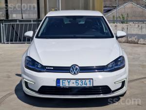 White Volkswagen Golf 2018 in Riga, with an engine capacity of 1.60 L and mileage of 168 thousand km for 10450 €, photo  on AUTOMOTO.COM.LV