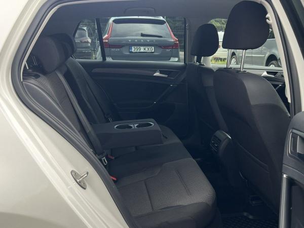 White Volkswagen Golf 2018 in Parnu, with an engine capacity of 0.10 L and mileage of 181 thousand km for 9950 €, photo 7 on AUTOMOTO.COM.LV