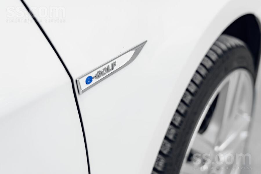 Balts Volkswagen Golf 2018 Rīga, ar dzinēja tilpumu 1.40 L un nobraukumu 88 tūkst. km par 12900 €, foto 9 vietnē AUTOMOTO.COM.LV