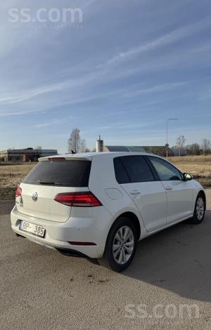 White Volkswagen Golf 2018 in Cesis, with an engine capacity of 1.60 L and mileage of 267 thousand km for 7990 €, photo 3 on AUTOMOTO.COM.LV