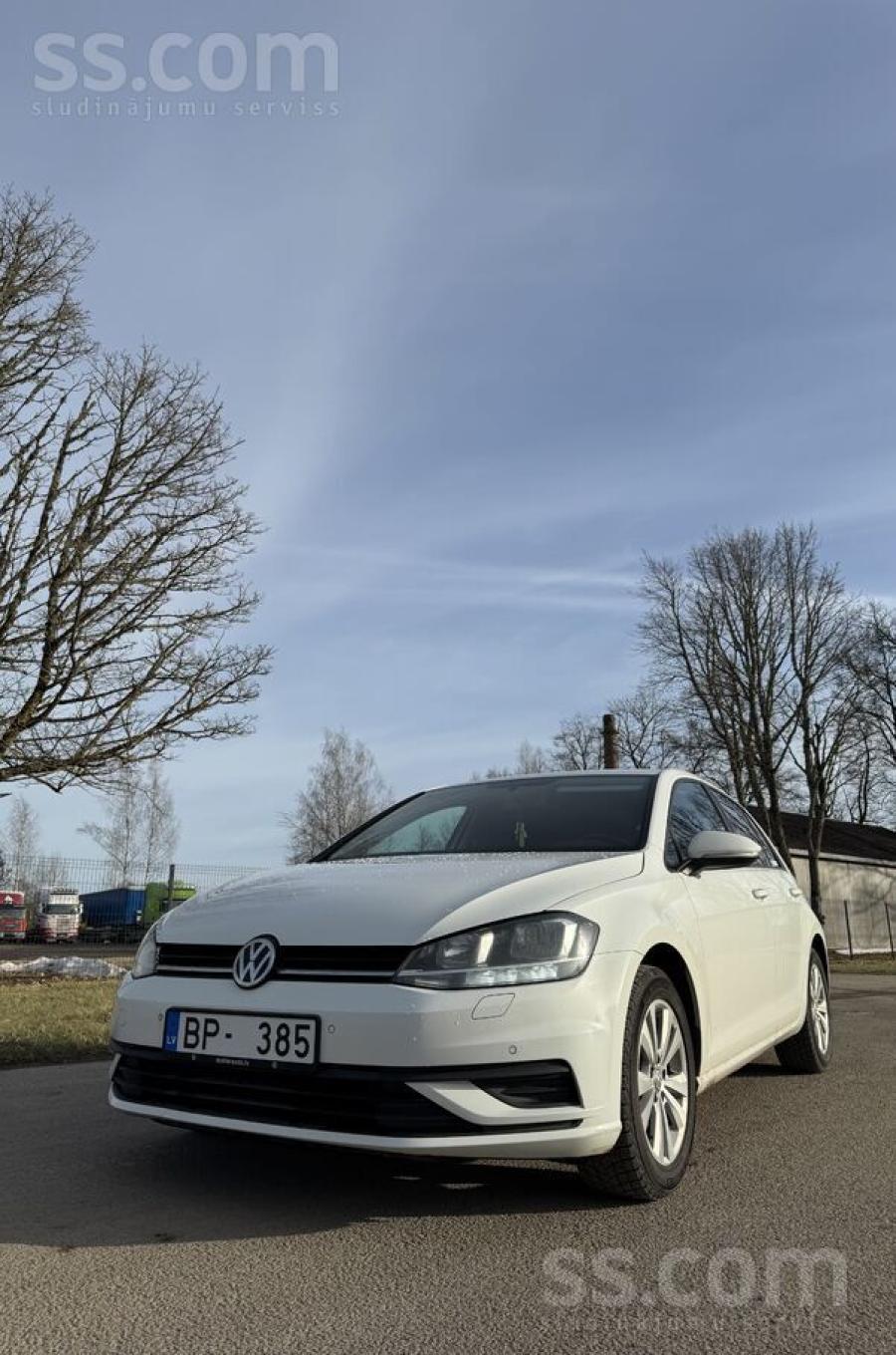 White Volkswagen Golf 2018 in Cesis, with an engine capacity of 1.60 L and mileage of 267 thousand km for 7990 €, photo 10 on AUTOMOTO.COM.LV