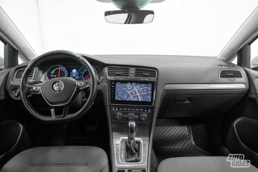 Balts Volkswagen Golf 2018 Viļņa, ar dzinēja tilpumu 0.00 L un nobraukumu 81 tūkst. km par 12900 €, foto 10 vietnē AUTOMOTO.COM.LV