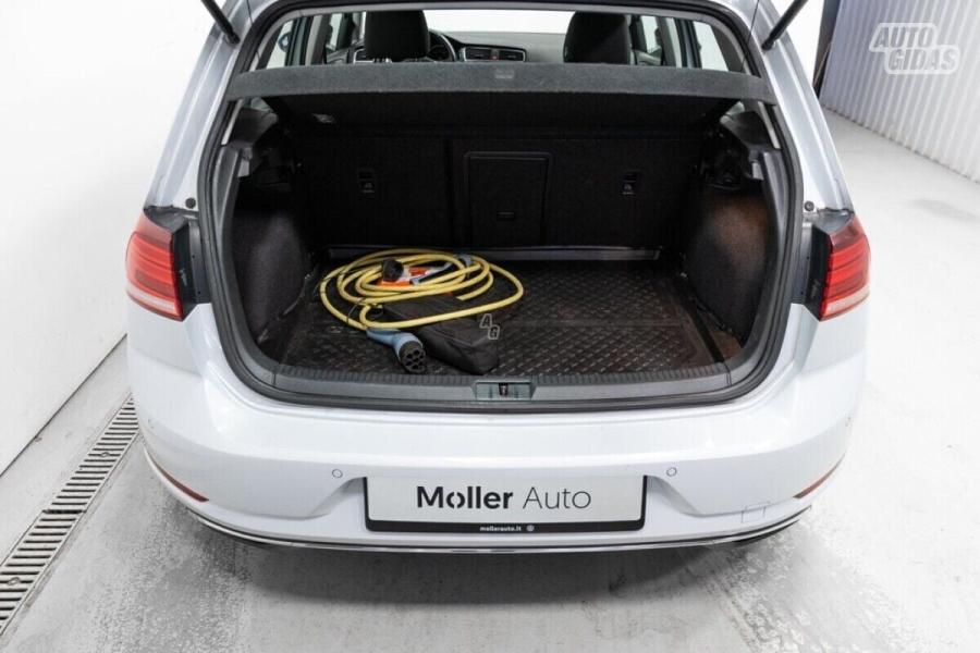 Balts Volkswagen Golf 2018 Viļņa, ar dzinēja tilpumu 0.00 L un nobraukumu 81 tūkst. km par 12900 €, foto 20 vietnē AUTOMOTO.COM.LV