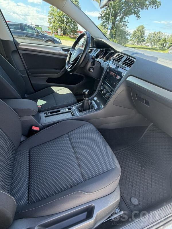 White Volkswagen Golf 2018 in Riga, with an engine capacity of 1.40 L and mileage of 149 thousand km for 10400 €, photo 6 on AUTOMOTO.COM.LV