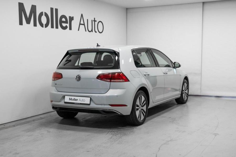 Balts Volkswagen Golf 2018 Viļņa, ar dzinēja tilpumu 0.00 L un nobraukumu 81 tūkst. km par 12900 €, foto 6 vietnē AUTOMOTO.COM.LV