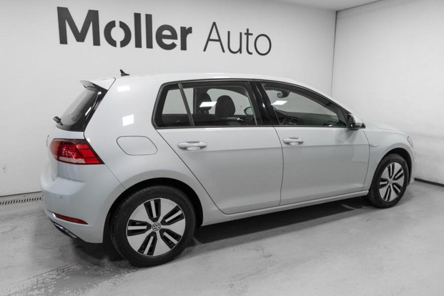 Balts Volkswagen Golf 2018 Viļņa, ar dzinēja tilpumu 0.00 L un nobraukumu 81 tūkst. km par 12900 €, foto 7 vietnē AUTOMOTO.COM.LV