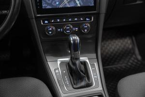 Balts Volkswagen Golf 2018 Viļņa, ar dzinēja tilpumu 0.00 L un nobraukumu 81 tūkst. km par 12900 €, foto 21 vietnē AUTOMOTO.COM.LV