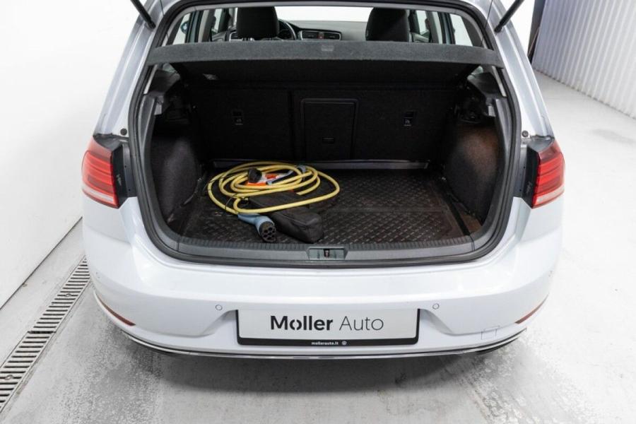 Balts Volkswagen Golf 2018 Viļņa, ar dzinēja tilpumu 0.00 L un nobraukumu 81 tūkst. km par 12900 €, foto 22 vietnē AUTOMOTO.COM.LV