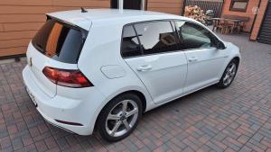 White Volkswagen Golf 2018 in Marijampole, with an engine capacity of 0.00 L and mileage of 210 thousand km for 9500 €, photo 8 on AUTOMOTO.COM.LV