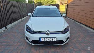 White Volkswagen Golf 2018 in Marijampole, with an engine capacity of 0.00 L and mileage of 210 thousand km for 9500 €, photo 11 on AUTOMOTO.COM.LV