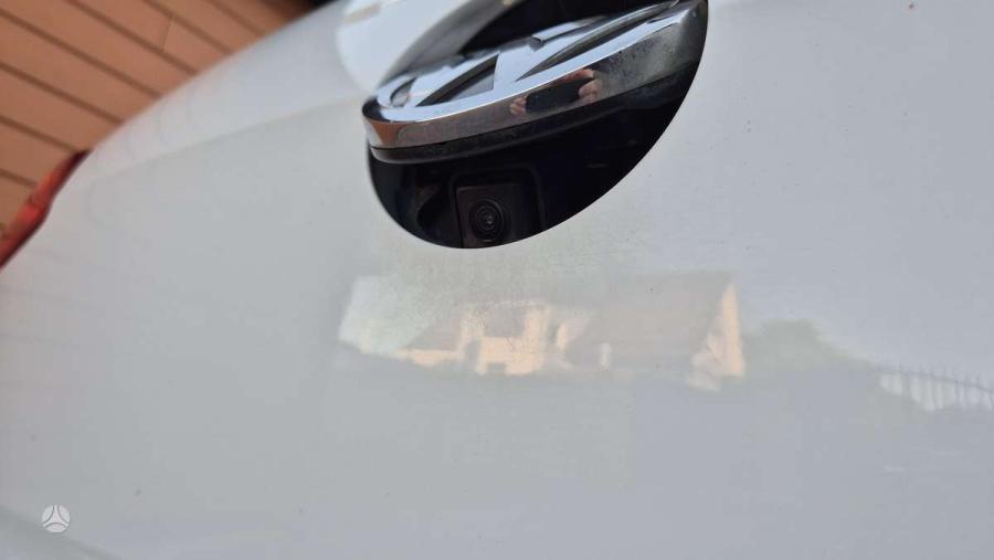White Volkswagen Golf 2018 in Marijampole, with an engine capacity of 0.00 L and mileage of 210 thousand km for 9500 €, photo 14 on AUTOMOTO.COM.LV