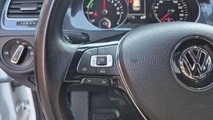 White Volkswagen Golf 2018 in Marijampole, with an engine capacity of 0.00 L and mileage of 210 thousand km for 9500 €, photo 30 on AUTOMOTO.COM.LV