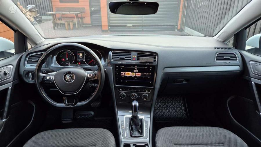 White Volkswagen Golf 2018 in Marijampole, with an engine capacity of 0.00 L and mileage of 210 thousand km for 9500 €, photo 35 on AUTOMOTO.COM.LV