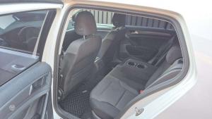 White Volkswagen Golf 2018 in Marijampole, with an engine capacity of 0.00 L and mileage of 210 thousand km for 9500 €, photo 41 on AUTOMOTO.COM.LV