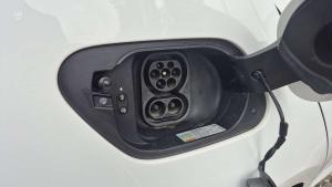 White Volkswagen Golf 2018 in Marijampole, with an engine capacity of 0.00 L and mileage of 210 thousand km for 9500 €, photo 43 on AUTOMOTO.COM.LV