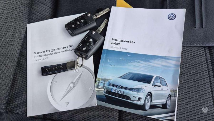 White Volkswagen Golf 2018 in Marijampole, with an engine capacity of 0.00 L and mileage of 210 thousand km for 9500 €, photo 44 on AUTOMOTO.COM.LV