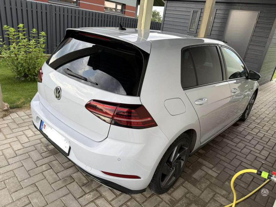 Balts Volkswagen Golf 2018 Kauņa, ar dzinēja tilpumu 1.60 L un nobraukumu 100 tūkst. km par 13500 €, foto 6 vietnē AUTOMOTO.COM.LV