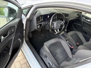 Balts Volkswagen Golf 2018 Kauņa, ar dzinēja tilpumu 1.60 L un nobraukumu 100 tūkst. km par 13500 €, foto 10 vietnē AUTOMOTO.COM.LV