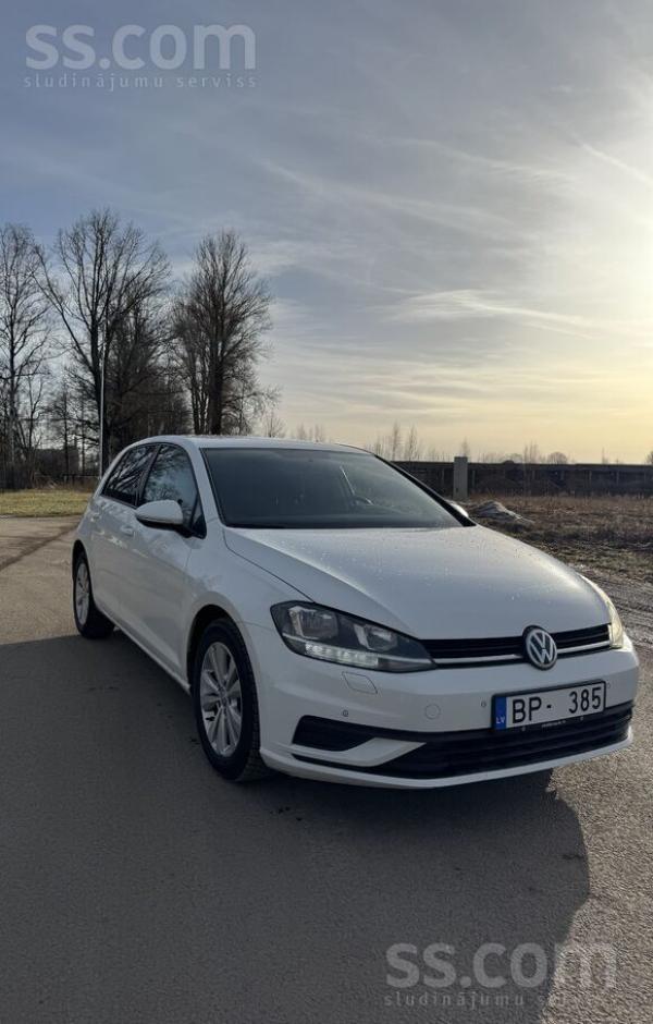 White Volkswagen Golf 2018 in Cesis, with an engine capacity of 1.60 L and mileage of 267 thousand km for 7500 €, photo 2 on AUTOMOTO.COM.LV
