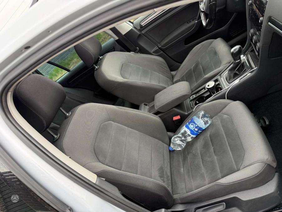 Balts Volkswagen Golf 2018 Kauņa, ar dzinēja tilpumu 1.60 L un nobraukumu 100 tūkst. km par 12600 €, foto 11 vietnē AUTOMOTO.COM.LV