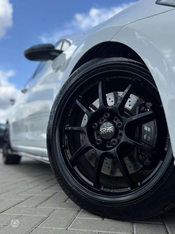 Balts Volkswagen Golf 2018 Kauņa, ar dzinēja tilpumu 1.98 L un nobraukumu 230 tūkst. km par 19999 €, foto 5 vietnē AUTOMOTO.COM.LV