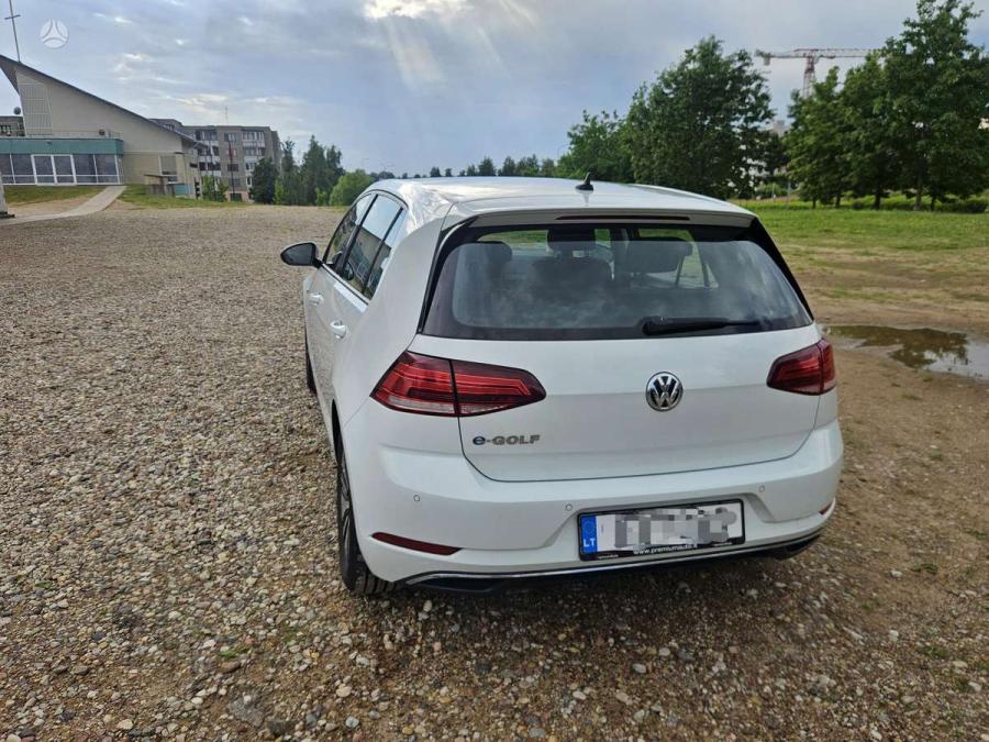 Balts Volkswagen Golf 2018 Viļņa, ar dzinēja tilpumu 0.00 L un nobraukumu 69 tūkst. km par 12600 €, foto 5 vietnē AUTOMOTO.COM.LV