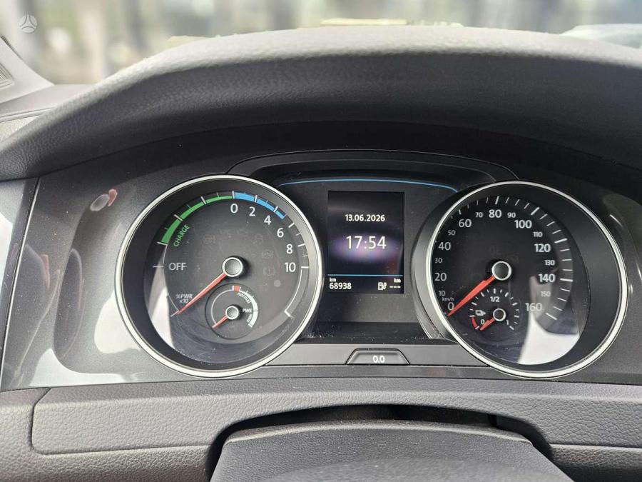 Balts Volkswagen Golf 2018 Viļņa, ar dzinēja tilpumu 0.00 L un nobraukumu 69 tūkst. km par 12600 €, foto 14 vietnē AUTOMOTO.COM.LV