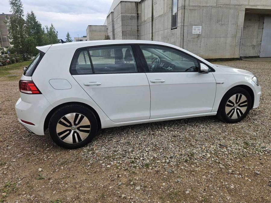 Balts Volkswagen Golf 2018 Viļņa, ar dzinēja tilpumu 0.00 L un nobraukumu 69 tūkst. km par 12600 €, foto 16 vietnē AUTOMOTO.COM.LV