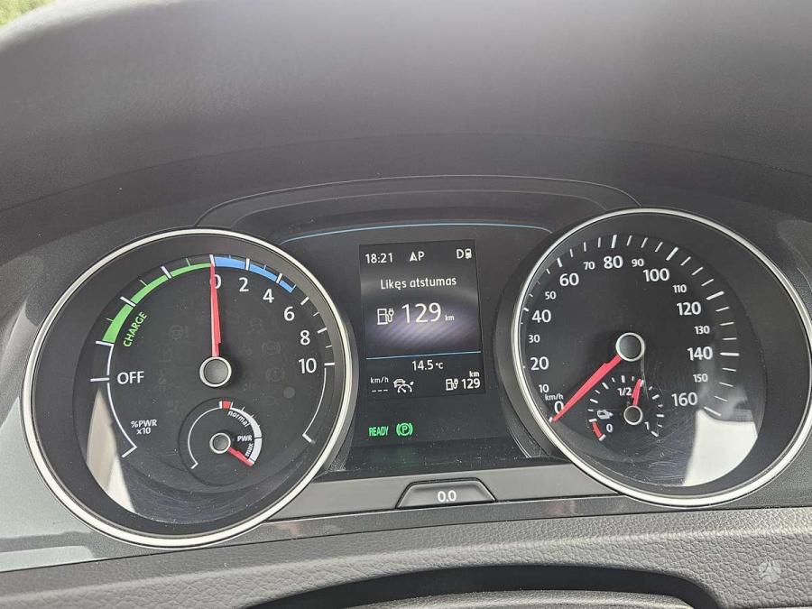 Balts Volkswagen Golf 2018 Viļņa, ar dzinēja tilpumu 0.00 L un nobraukumu 69 tūkst. km par 12600 €, foto 19 vietnē AUTOMOTO.COM.LV