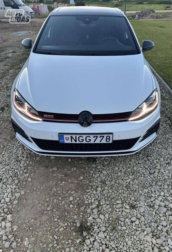 Фольксваген Гольф 2018 в Мажейкяй на AUTOMOTO.COM.LV Белый Фольксваген Гольф 2018 в Мажейкяй, объемом двигателя 2.00 л и пробегом 73 тыс. км за 18600 €, фото 3 на AUTOMOTO.COM.LV