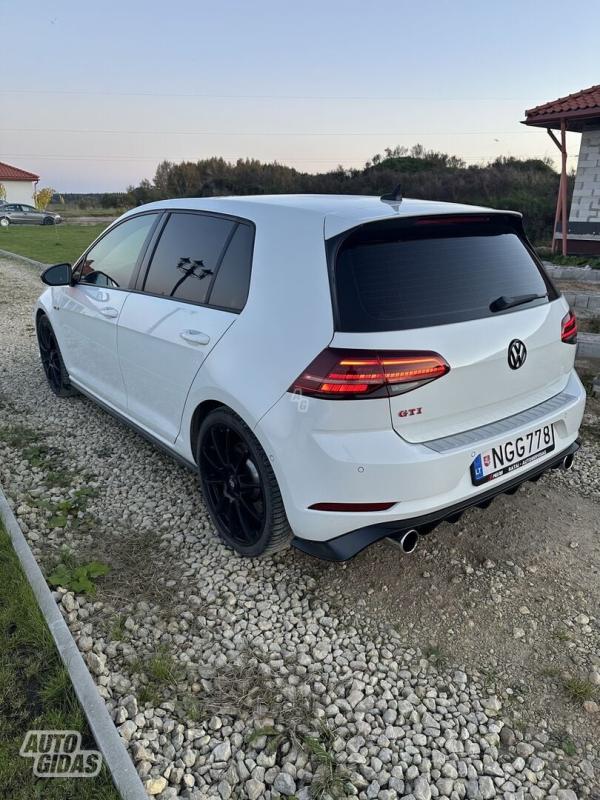 Фольксваген Гольф 2018 в Мажейкяй на AUTOMOTO.COM.LV Белый Фольксваген Гольф 2018 в Мажейкяй, объемом двигателя 2.00 л и пробегом 73 тыс. км за 18600 €, фото 5 на AUTOMOTO.COM.LV