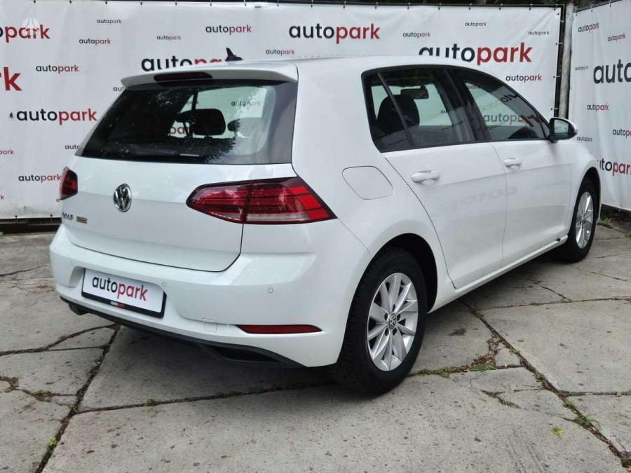 White Volkswagen Golf 2019 in Vilnius, with an engine capacity of 1.00 L and mileage of 160 thousand km for 7900 €, photo 4 on AUTOMOTO.COM.LV