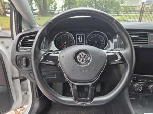 White Volkswagen Golf 2019 in Vilnius, with an engine capacity of 1.00 L and mileage of 160 thousand km for 7900 €, photo 9 on AUTOMOTO.COM.LV