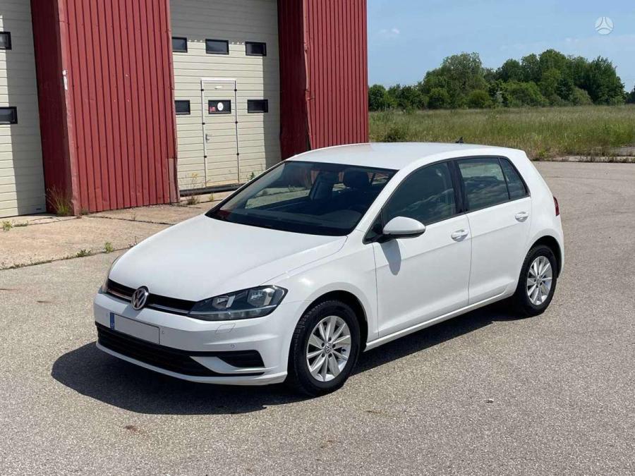 White Volkswagen Golf 2019 in Vilnius, with an engine capacity of 1.60 L and mileage of 171 thousand km for 8500 €, photo 1 on AUTOMOTO.COM.LV